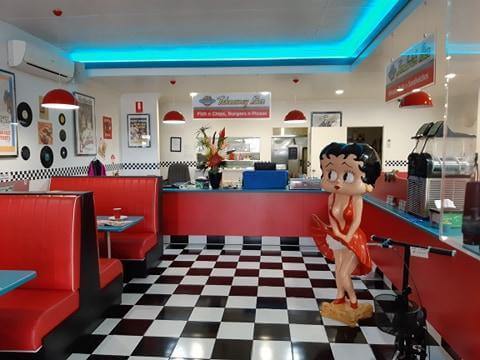 RJs Rock n Roll Diner: A 1950s American Experience